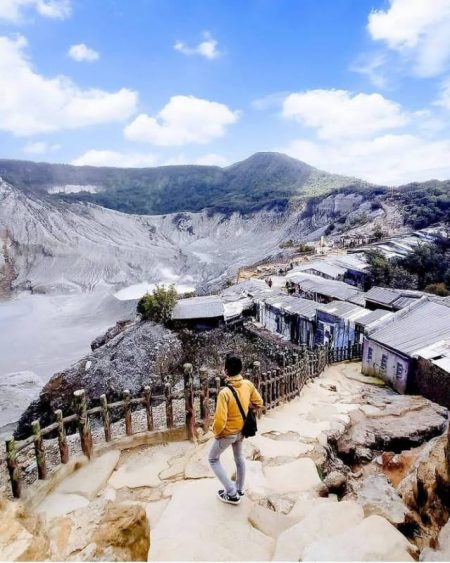Keindahan Gunung Tangkuban Perahu Lembang Terbaru - Sejarah Dan Rute Lokasi - PanduanWisata.id